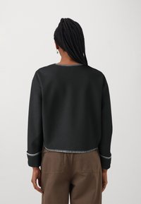 Gina Tricot BLANKET STITCH JACKET - Let jakke / Sommerjakker - black ...