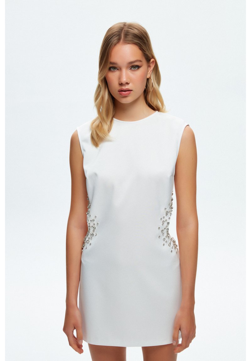 adL RHINESTONE DETAILED - Cocktailkleid/festliches Kleid - white/weiß ...
