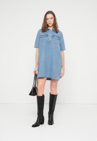 Noisy May NMINDIE SHORT DRESS - Denim dress - light blue denim/light ...