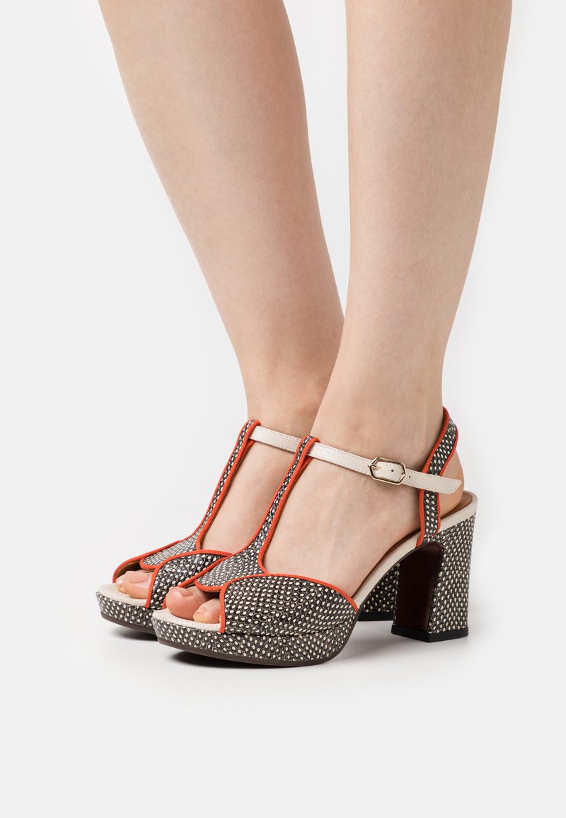 Chie Mihara KEDUNI - High heeled sandals - black/leche/black - Zalando