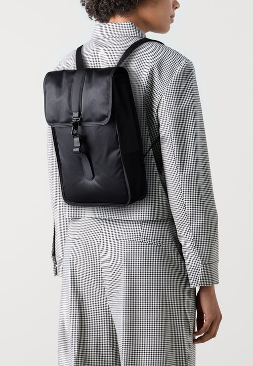 Rains TRAIL ROLLTOP BACKPACK UNISEX - Rygsække - black/sort - Zalando.dk