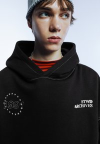PULL&BEAR STWD - Hoodie - black - Zalando