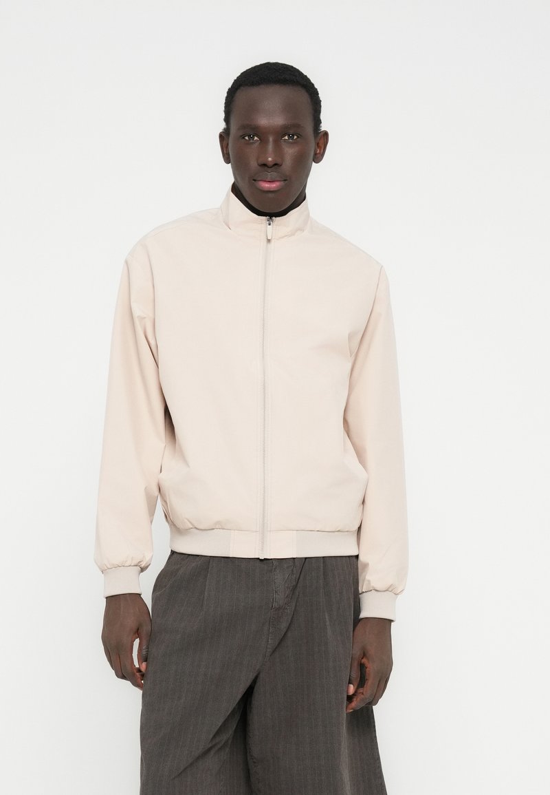 Jack & Jones JJECHARGE STAND COLLAR - Light jacket - moonbeam/beige ...
