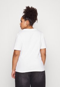 Calvin Klein Jeans Plus MONOLOGO V NECK TEE - T-shirt basique - bright white/blanc - ZALANDO.FR