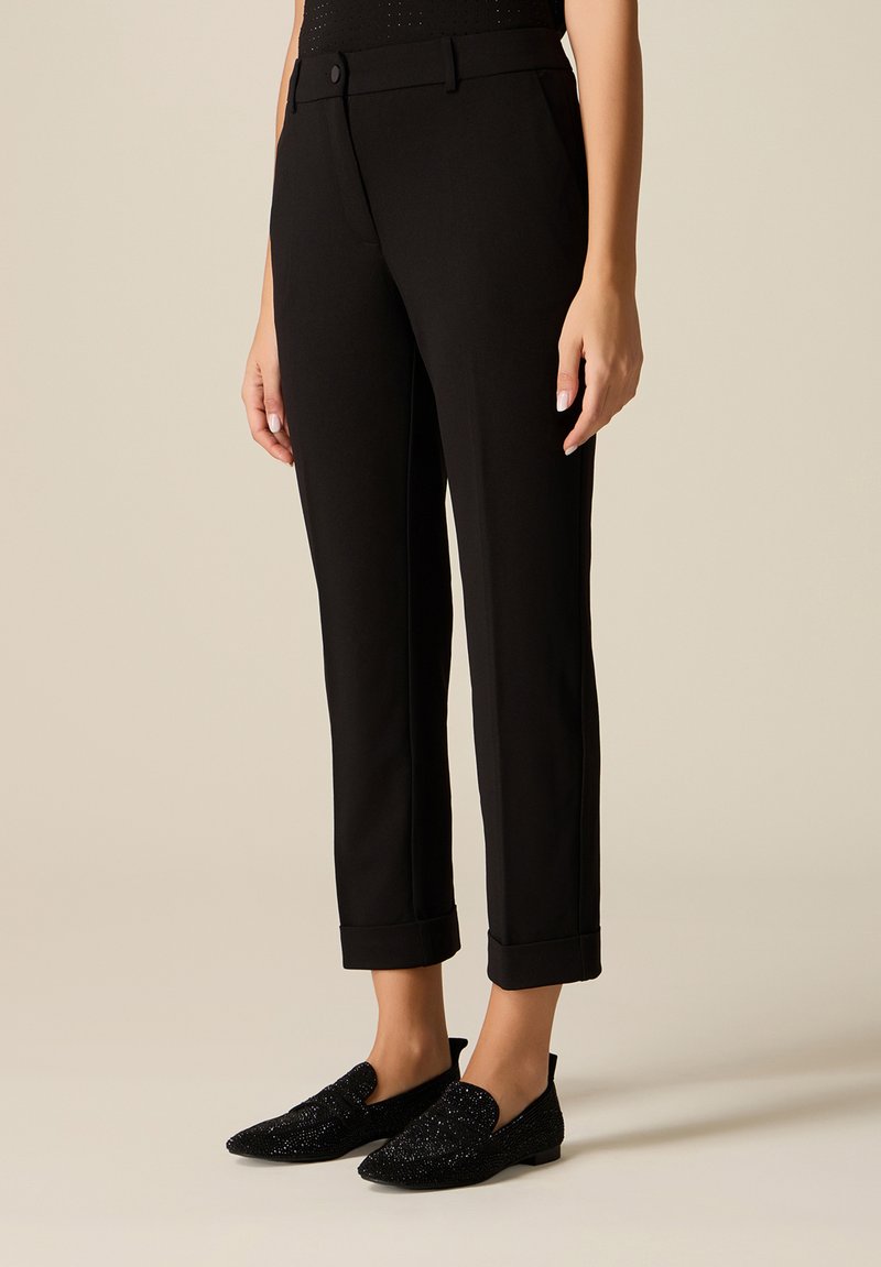 Oltre CROPPED - Chinot - nero/musta - Zalando.fi