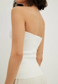 NA-KD TUBE - Top - offwhite/weiß - Zalando.at
