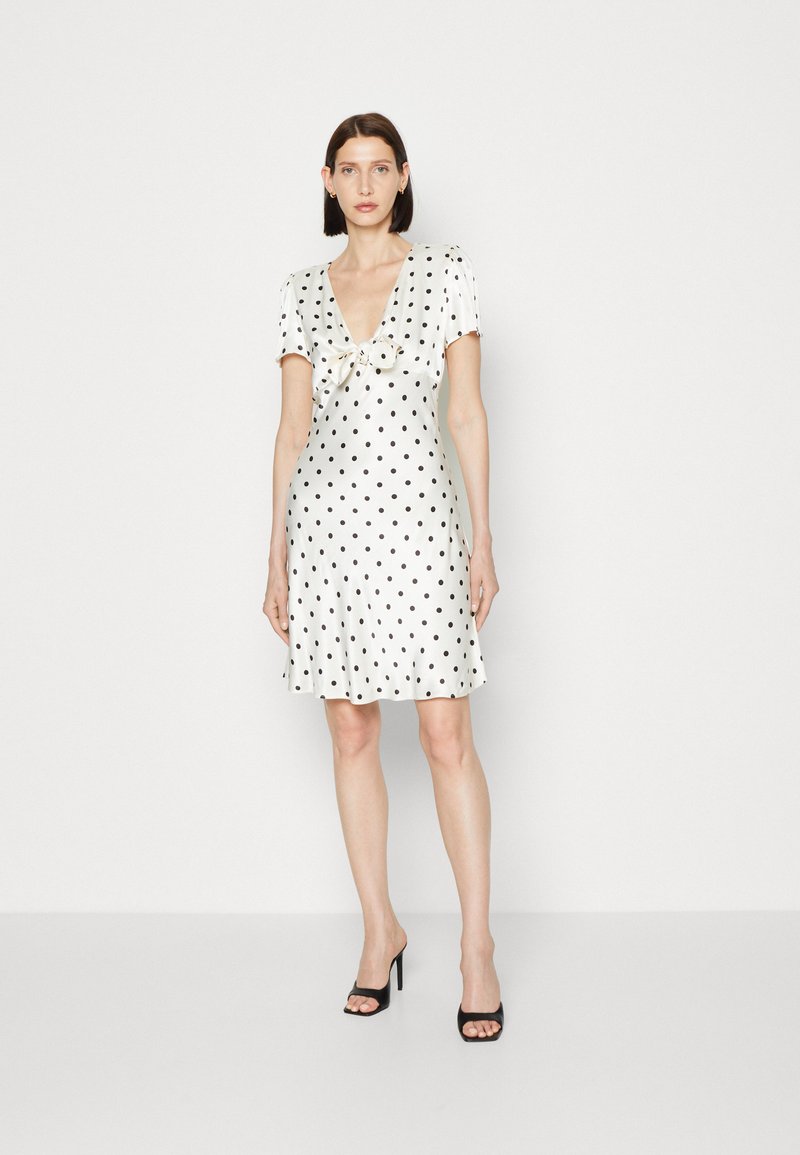 Guess LINDA BOWED DRESS - Cocktail dress / Party dress - weiß/white ...