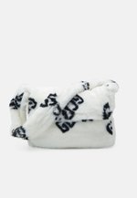 GCDS FUR MAILBAG - Across body bag - white - Zalando.de