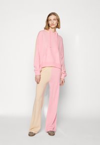 KNITID CASHMERE COLOURBLOCK HOODIE - Sweat à capuche - macaroon ...