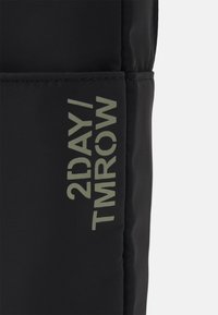 Lindex EXCLUSIVE BACKPACK WITH PENCIL CASE UNISEX - Mochila - black ...