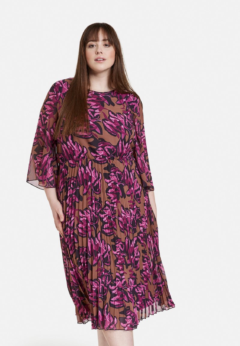 Samoon LANGARM KURZ MIT PLISSIERTEM - Freizeitkleid - rustic oak ...