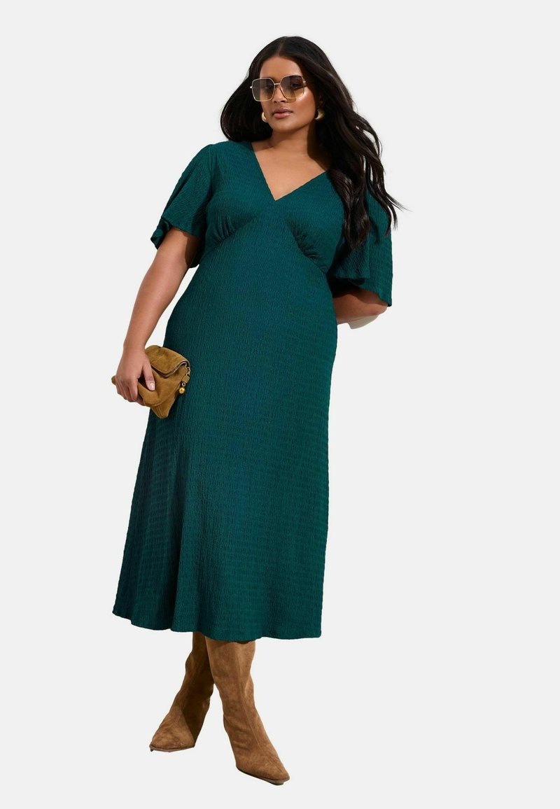 Friends Like These PLUS SIZE FIT - TEXTURED JERSEY V-NECK - Dzsörzéruha ...