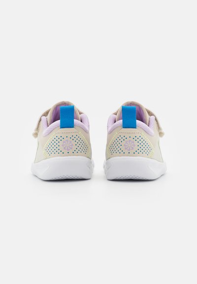 Nike Performance OMNI MULTI COURT UNISEX - Scarpe da corsa su strada ...