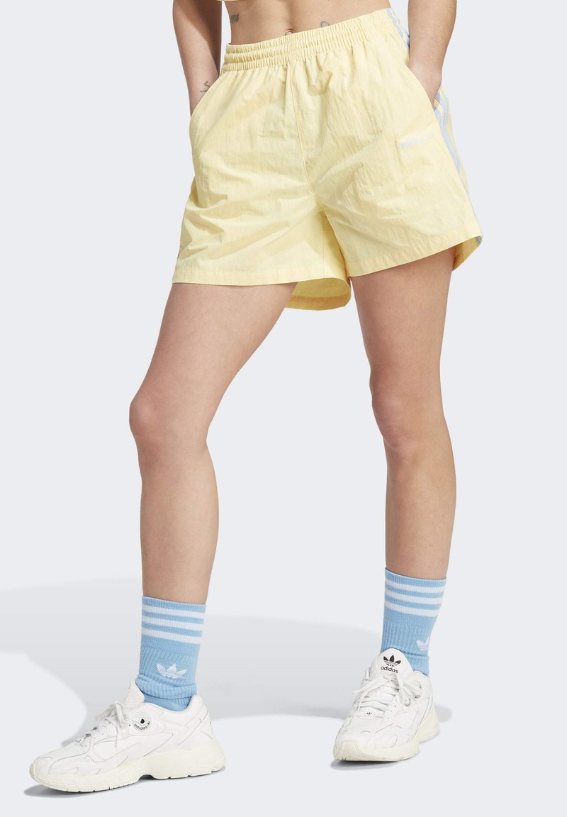 adidas Originals Shorts - almost yellow/light yellow - Zalando.co.uk
