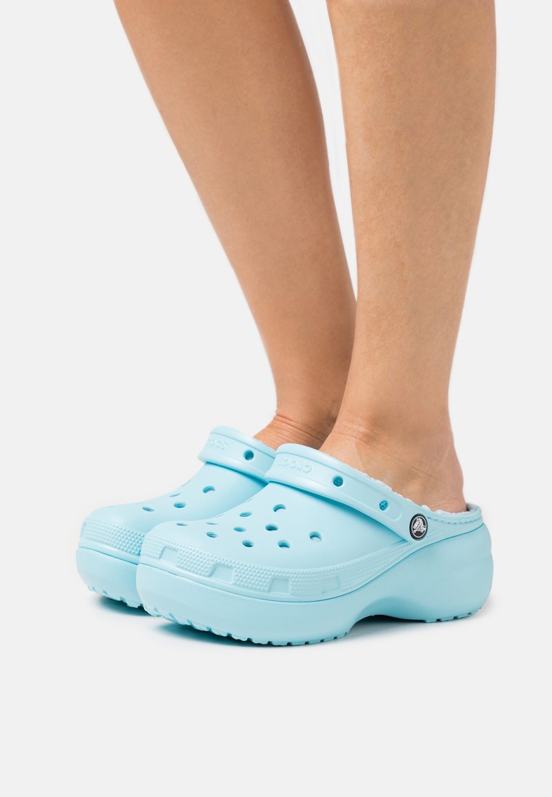 Crocs CLASSIC PLATFORM LINED - Slippers - arctic/blue - Zalando.ie