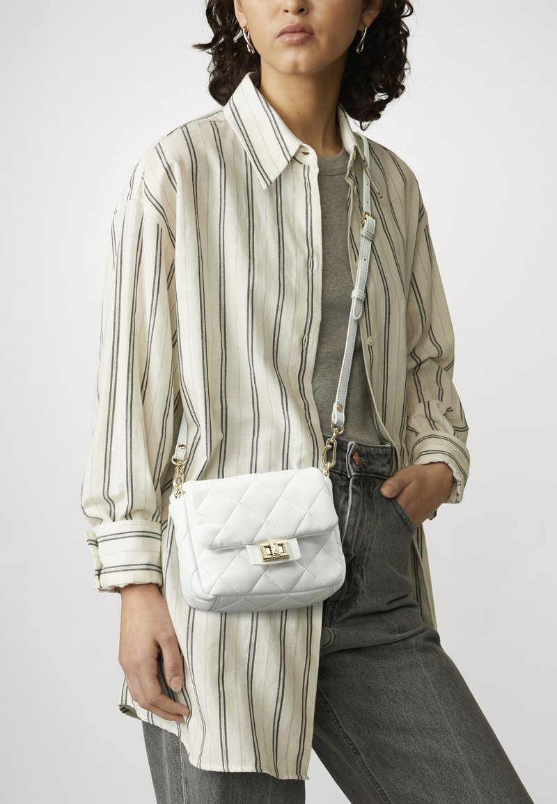 Steve Madden BHEARA - Skuldertasker - white/hvid - Zalando.dk