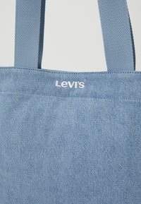 Levi's® ICON TOTE UNISEX - Shoppingveske - light blue/lyseblå - Zalando.no