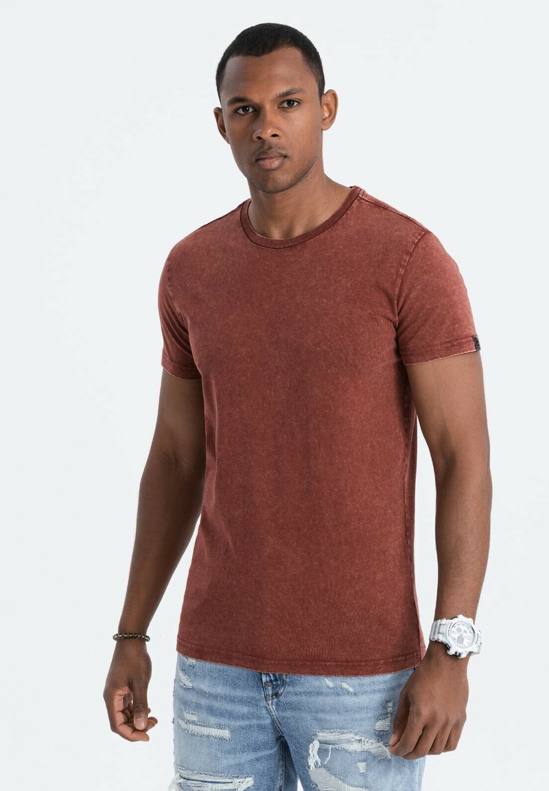 Ombre T-Shirt basic - burgundy/dunkelrot - Zalando.de