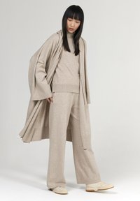 Leem SCARF-DETAIL - Strickjacke - light whea/hellbraun - Zalando.de