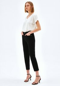 adL CROPPED - Straight leg jeans - black/zwart - Zalando.nl