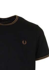 Fred Perry TWIN TIPPED - T-Shirt basic - black shadowstone/schwarz ...
