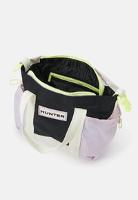 Hunter ORIGINAL PATCHWORK MINI TOTE - Across body bag - black/soft sand ...