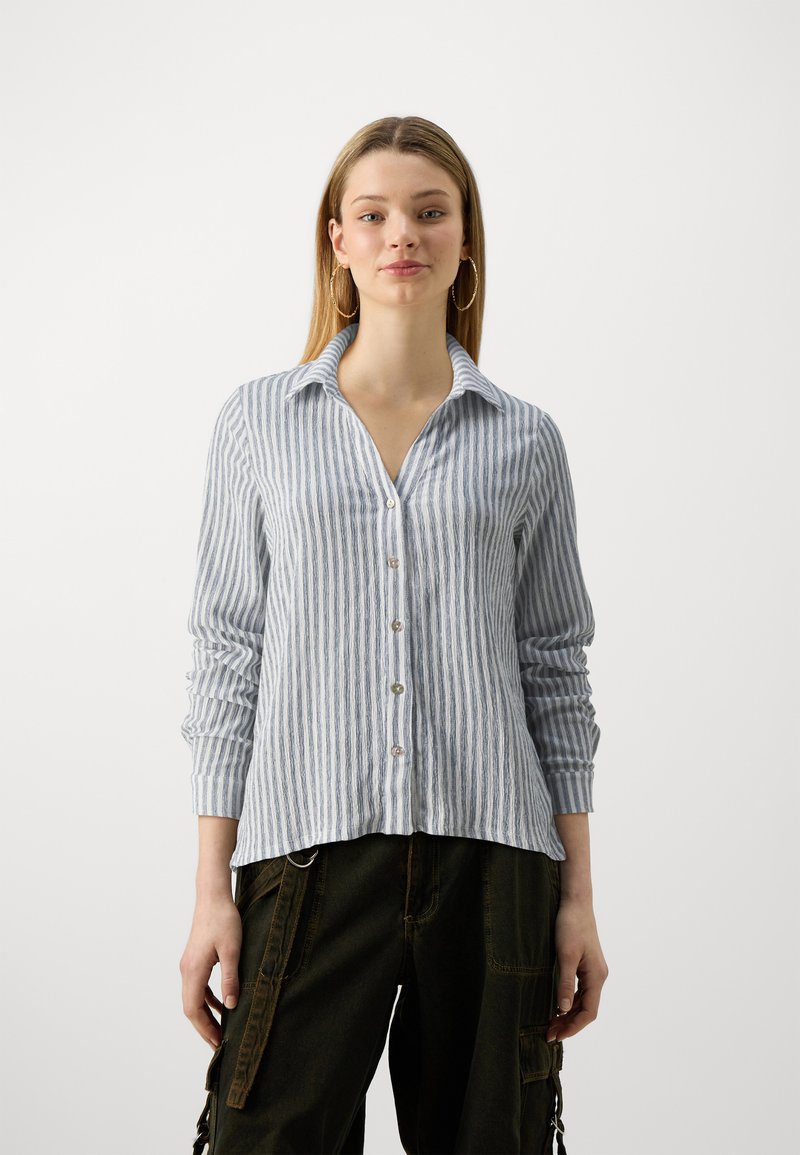 Vero Moda VMBERTA PIA SHIRT - Hemdbluse - snow white/china blue/weiß ...