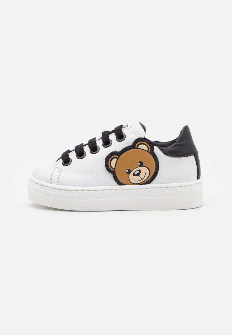 MOSCHINO BOX SOLE LACE TEDDY BEAR PATCH UNISEX - Trainers - white/black ...