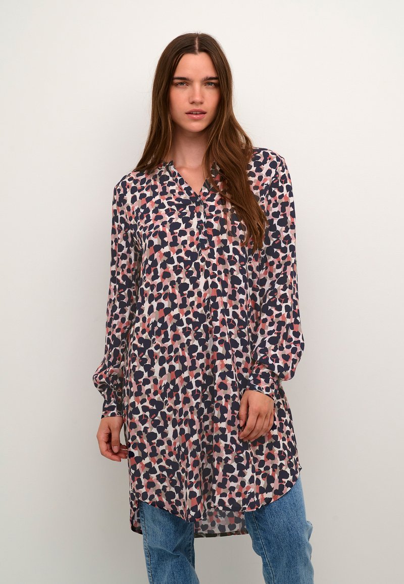 Kaffe KAKAREN - Blusenkleid - sand blue red dots/blau - Zalando.de