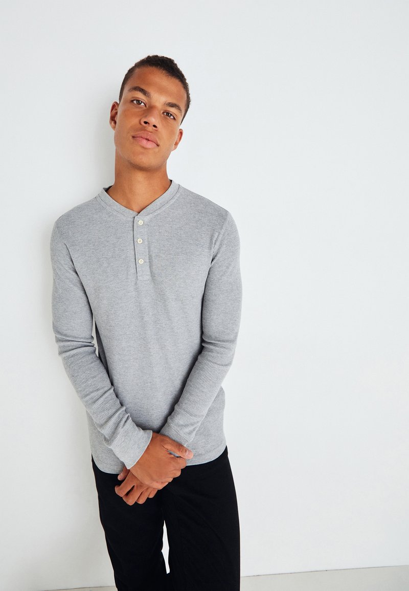 Levi's® THERMAL HENLEY - Long sleeved top - mid tone grey heathe ...