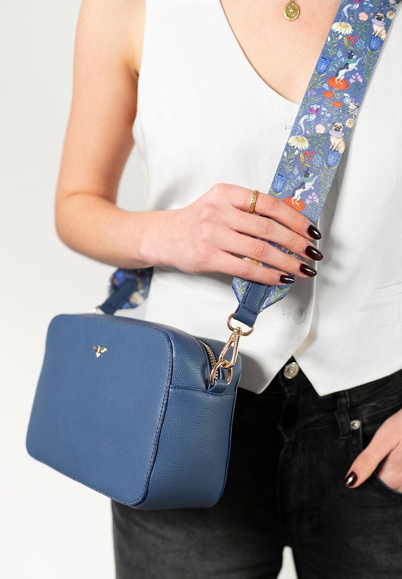 FABLE ENGLAND CATHERINE ROWE PET PORTRAITS - Cameratas - blue/blauw ...