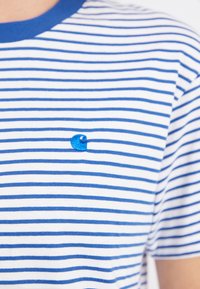 Carhartt WIP COLEEN - T-shirt imprimé - coleen/white/acapulco/blanc ...