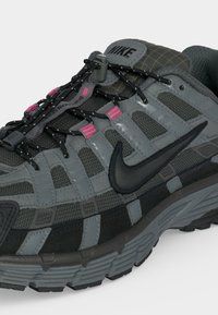 Nike Sportswear P 6000 - Sneaker low - med ash/black/iron grey/hyper ...