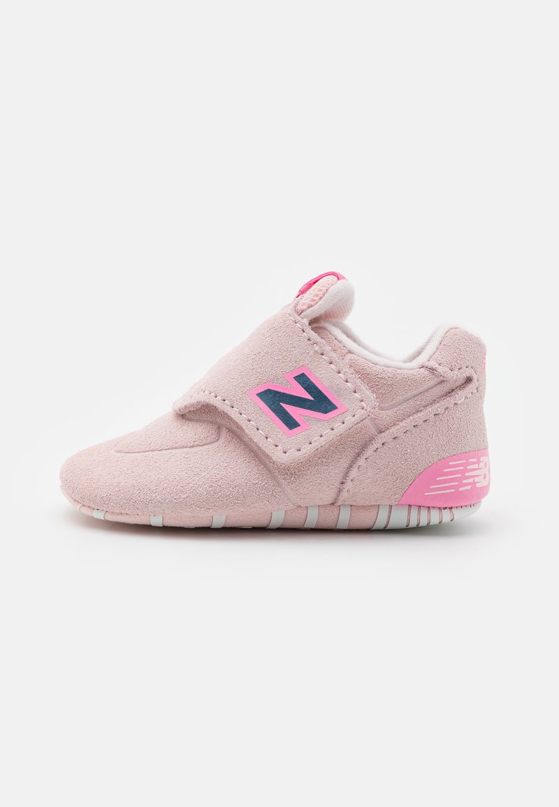 New Balance CV574 UNISEX - First shoes - shell pink/pink - Zalando