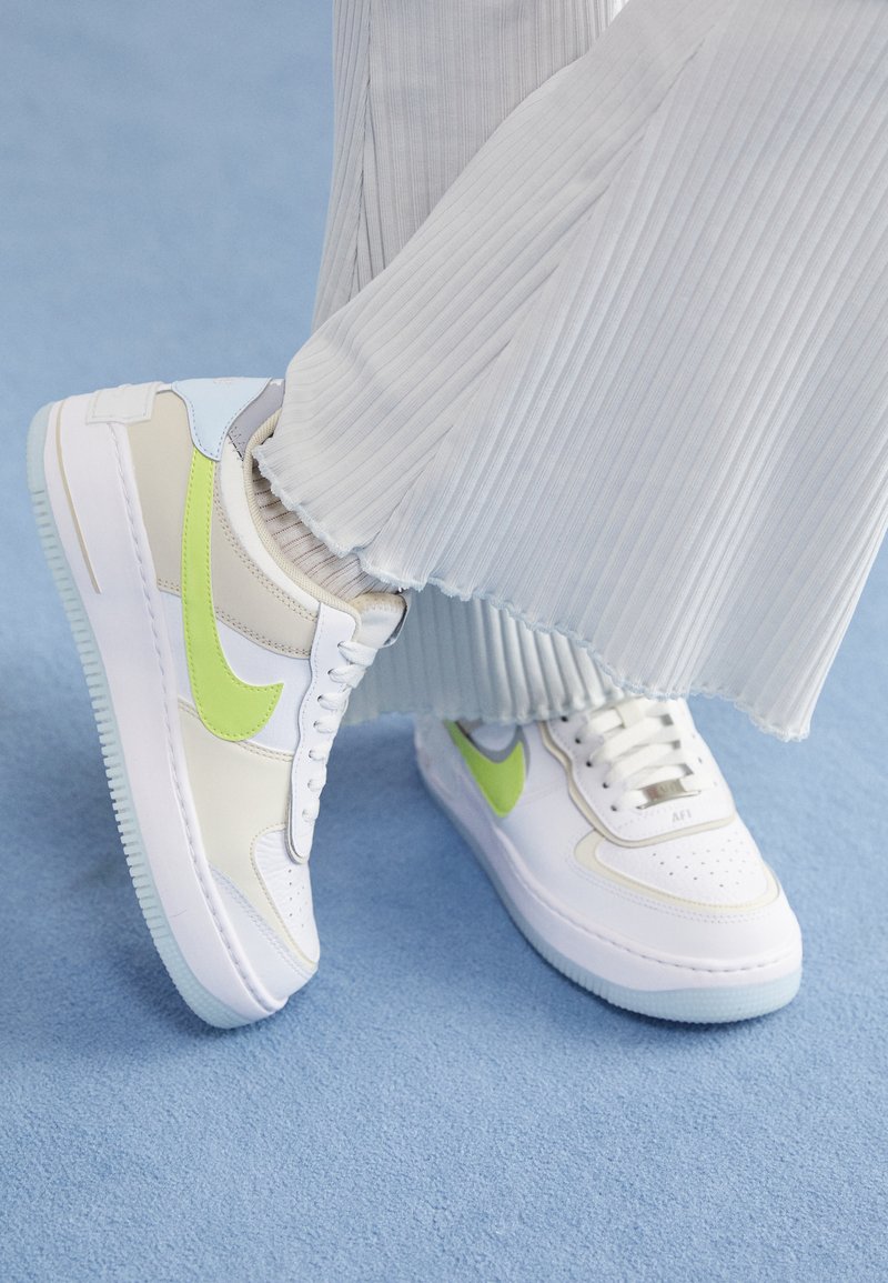 Nike Sportswear AF1 SHADOW - Sneakersy niskie/biały - Zalando.pl