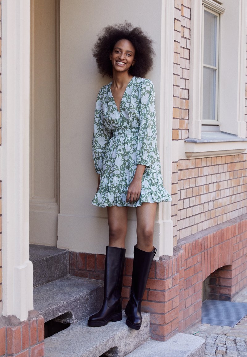 maje RITALE - Nappali ruha - vert/zöld - Zalando.hu