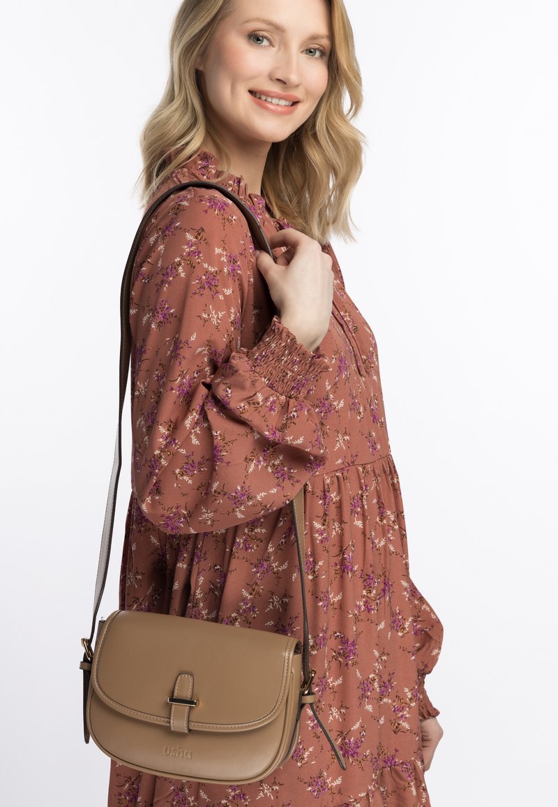 usha USHA NOWLES - Across body bag - kamel/camel - Zalando.de