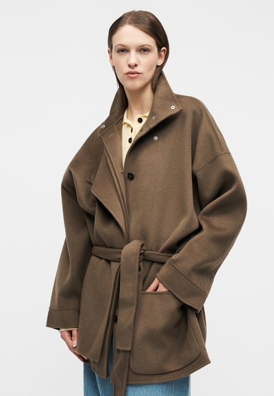 AERON ALISTAIR - Rövid kabát - dark brown/sötétbarna - Zalando.hu