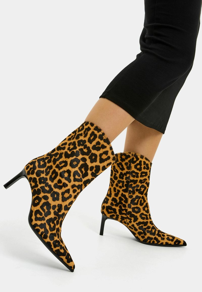 Bershka Classic ankle boots - multi-coloured - Zalando