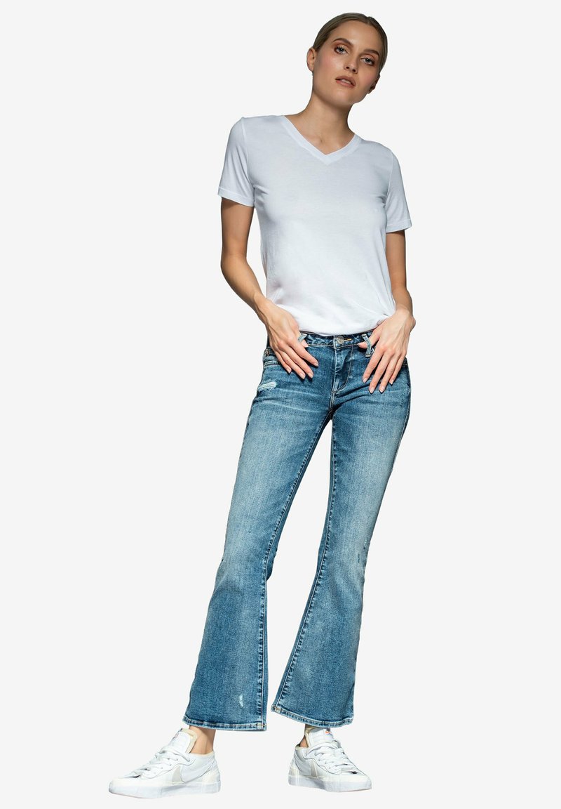 True Religion CORA LOW RISE - Jeans Bootcut - blue stone/blau - Zalando.at
