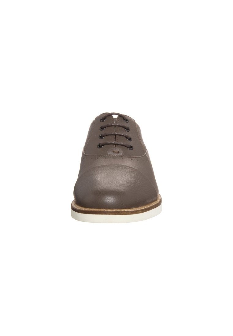 Lacoste brogues store