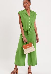 Cache Cache ZUM BINDEN - Camisa - vert/verde - Zalando.es