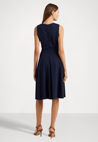 Lauren Ralph Lauren CHARLEY SLEEVELESS DAY DRESS - Robe en jersey - lighthouse navy/bleu ...