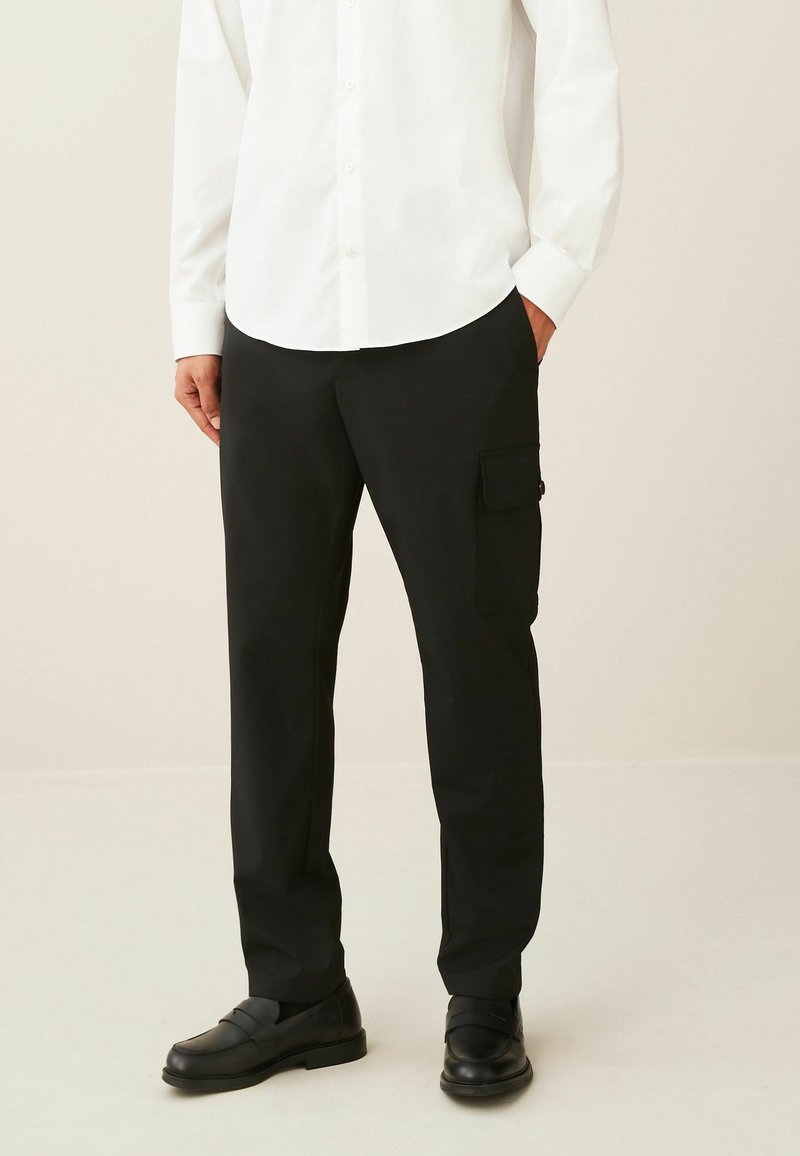 Next CARGO TROUSERS REGULAR FIT - Cargohose - black/schwarz - Zalando.at
