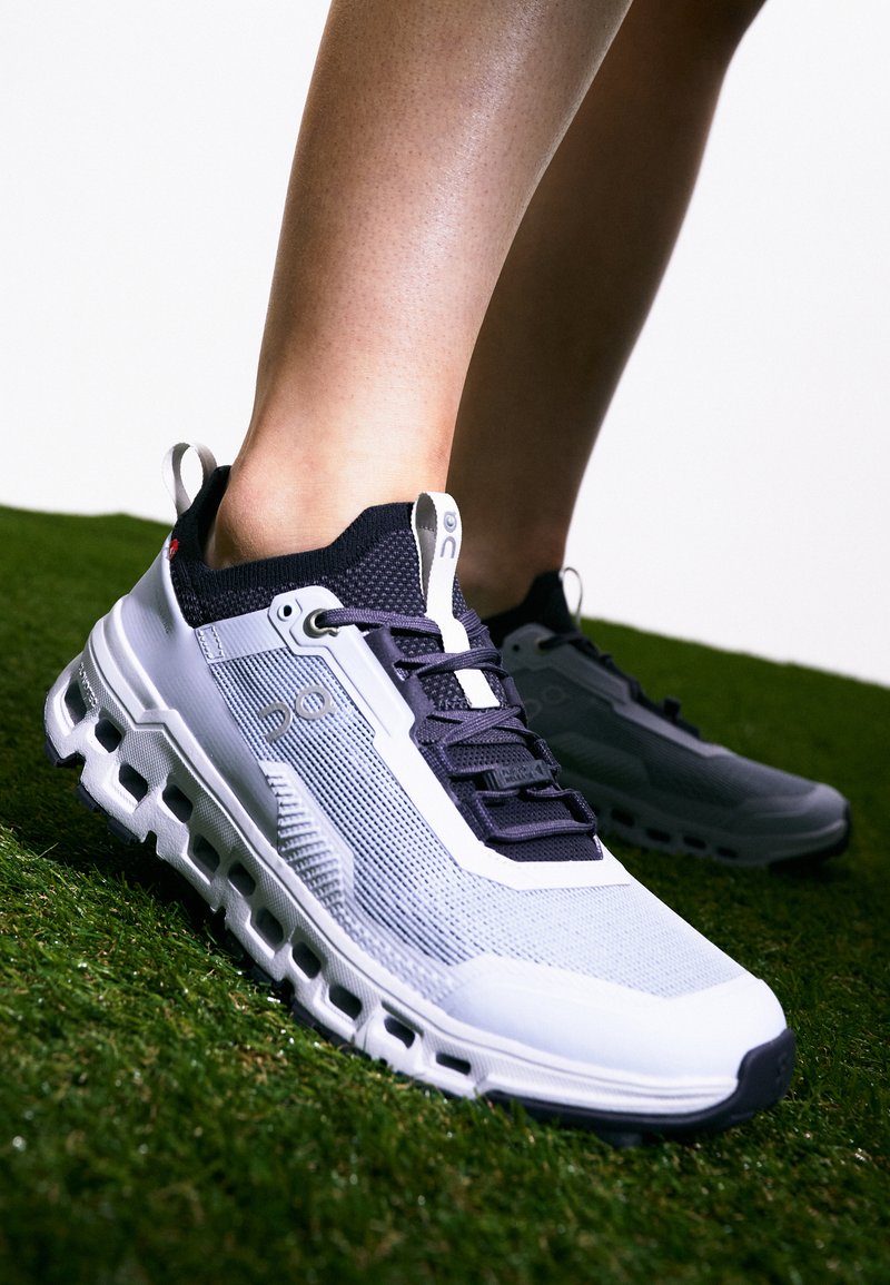 On CLOUDULTRA 2 - Laufschuh Trail - heather iron/hellblau - Zalando.at