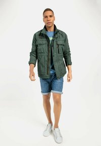 camel active Leichte Jacke - leaf green/dunkelgrün - Zalando.at