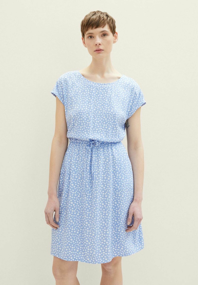 TOM TAILOR DENIM Robe de jour - light blue flower print/bleu clair ...