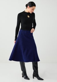 Jimmy Key COMFORTABLE CUT REGULAR WAIST MIDI - A-line skirt - navy blue ...