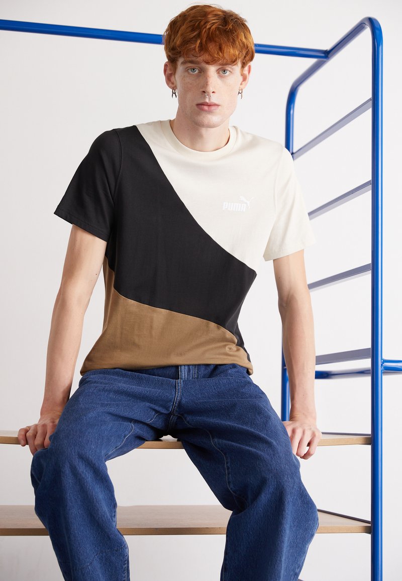 Puma POWER CAT - Print T-shirt - chocolate chip/brown - Zalando.co.uk