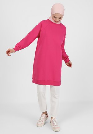 Modanisa KANGAROO POCKET HOODED LONG REFKA BASIC - Sweater - lilac/lila ...